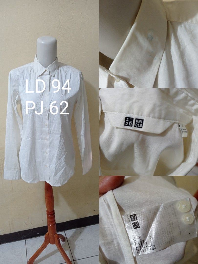 Kemeja putih uniqlo, Fesyen Wanita, Pakaian Wanita, Atasan di Carousell