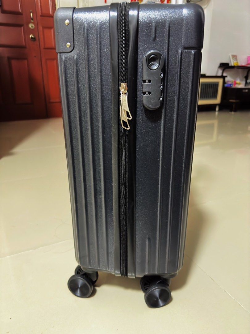 Luggage Bag 20 inch, Hobbies & Toys, Travel, Luggage on Carousell