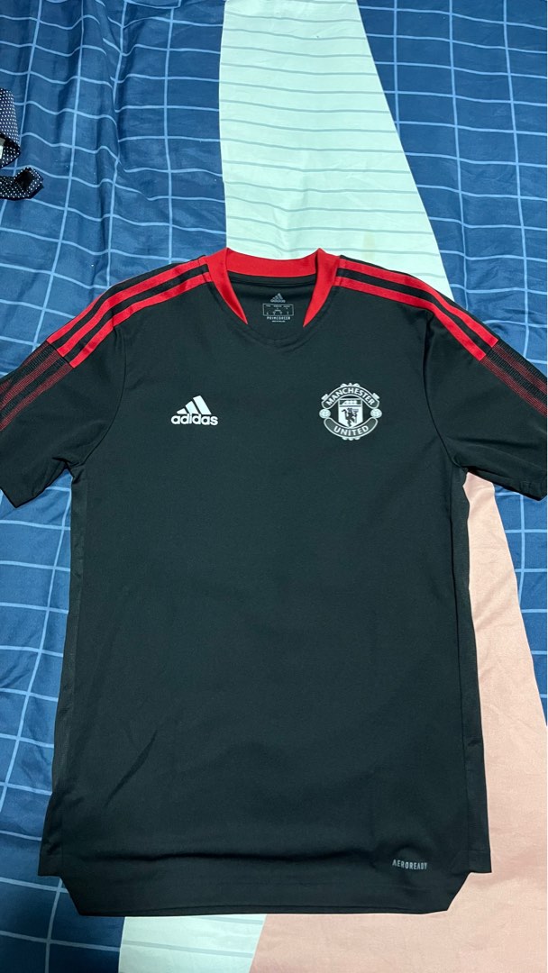 Man Utd Training Kit 2021/22, Men's Fashion, Activewear on Carousell