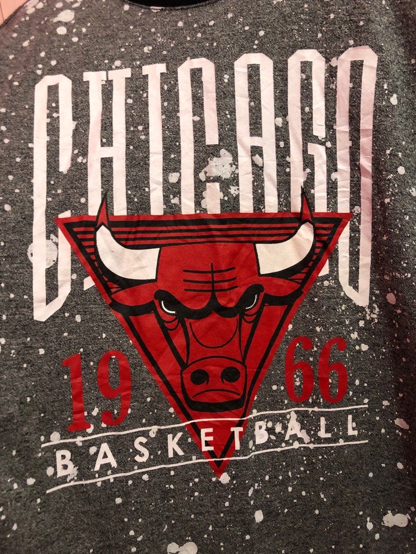 Nba chicago bulls splatter paint longsleeve large 21x28.5, Men's ...