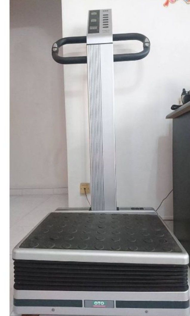 OTO flabelos vibration machine, Sports Equipment, Exercise & Fitness ...
