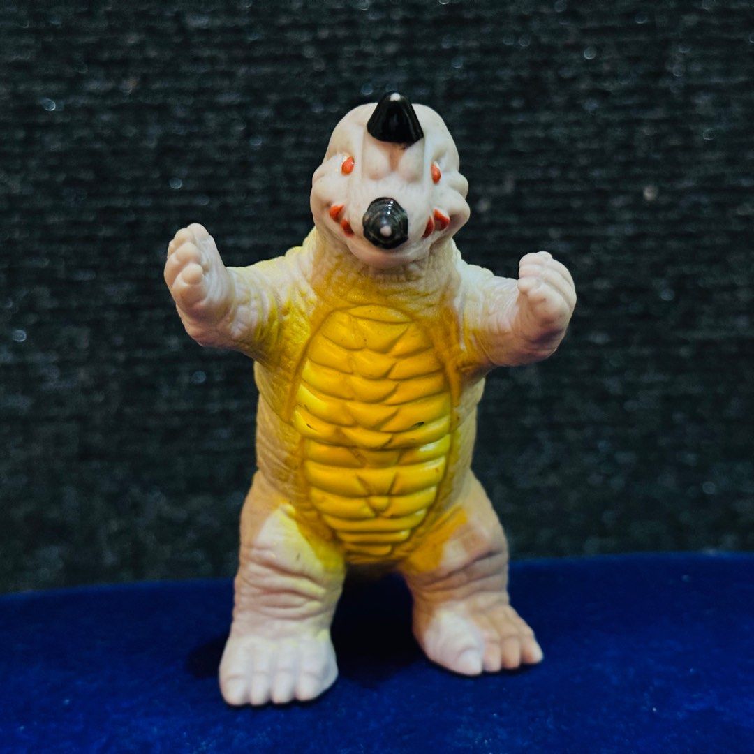 PACHIMON - Ultraman Ultra Kaiju Monster Series Soft Vinyl Figure ...