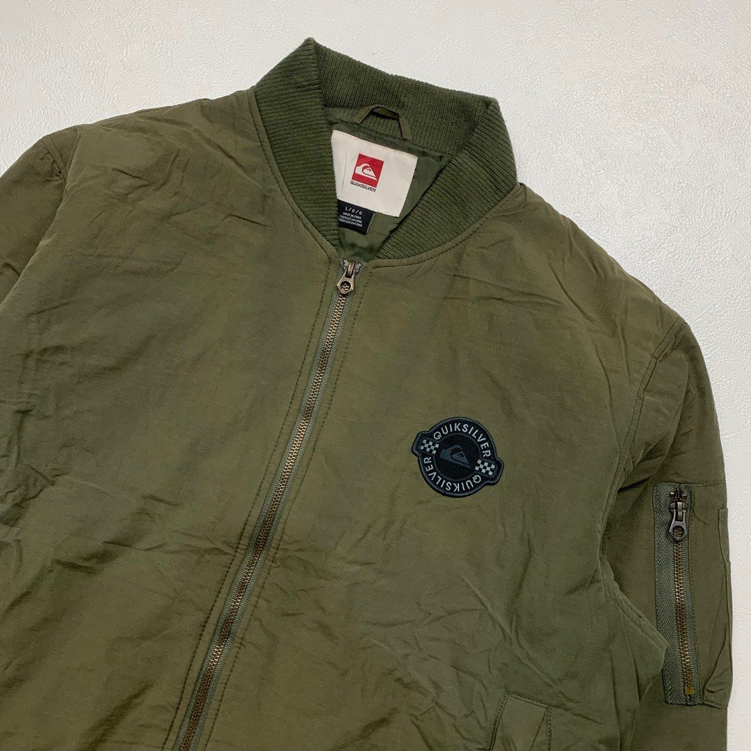 Quicksilver bomber jacket, Fesyen Pria, Pakaian , Baju Luaran di Carousell