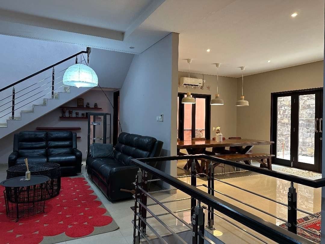 Rumah mewah di Lebak bulus dekat jalan raya besar Townhouse lokasi ...