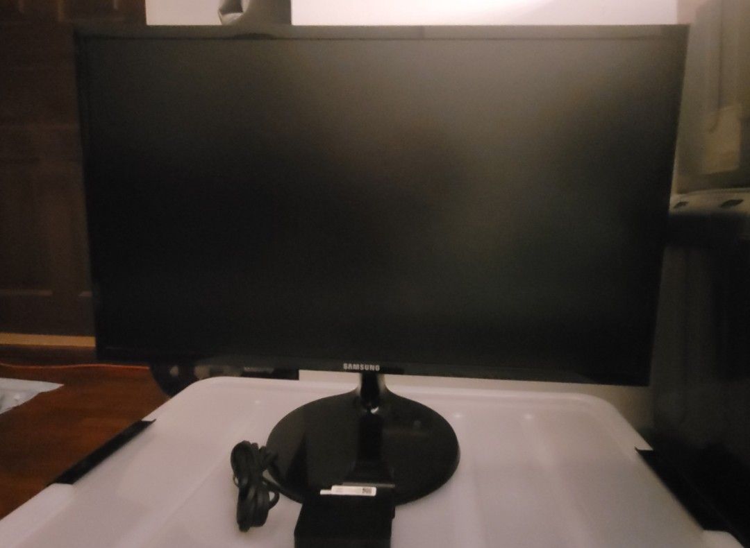 Samsung 24" LED Monitor LS24F350FHEXXS, Computers & Tech, Parts ...