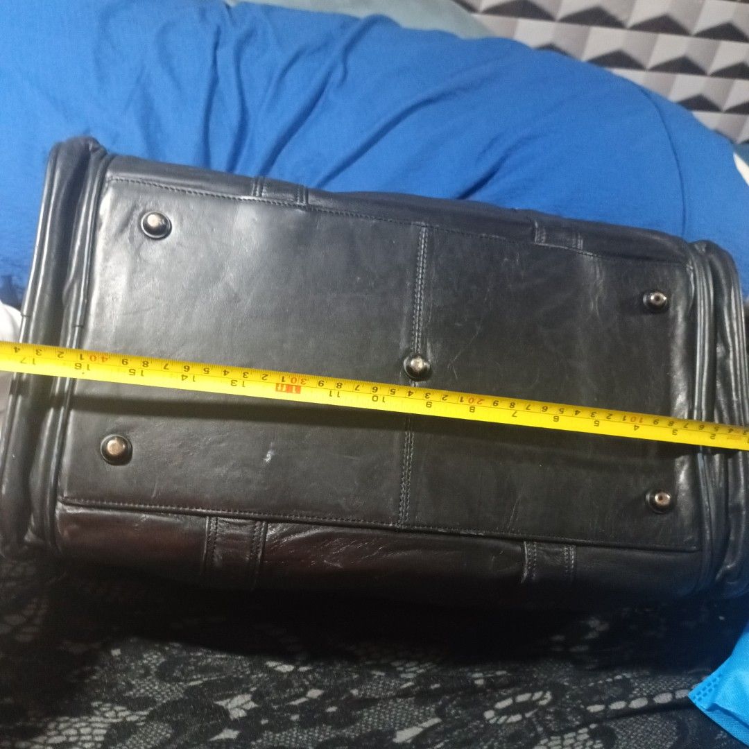 Satchi Leather Duffel Bag / Travel Bag on Carousell