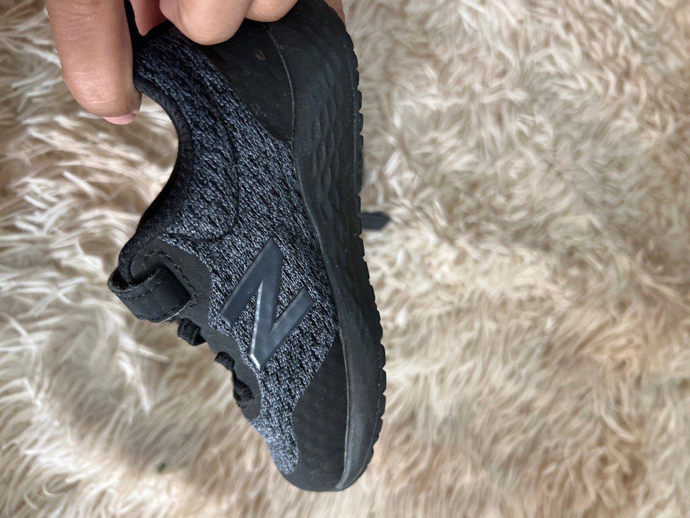 Sepatu nb anak hitam ori, Bayi & Anak, Baju Anak Laki-laki, 1 hingga 3 ...