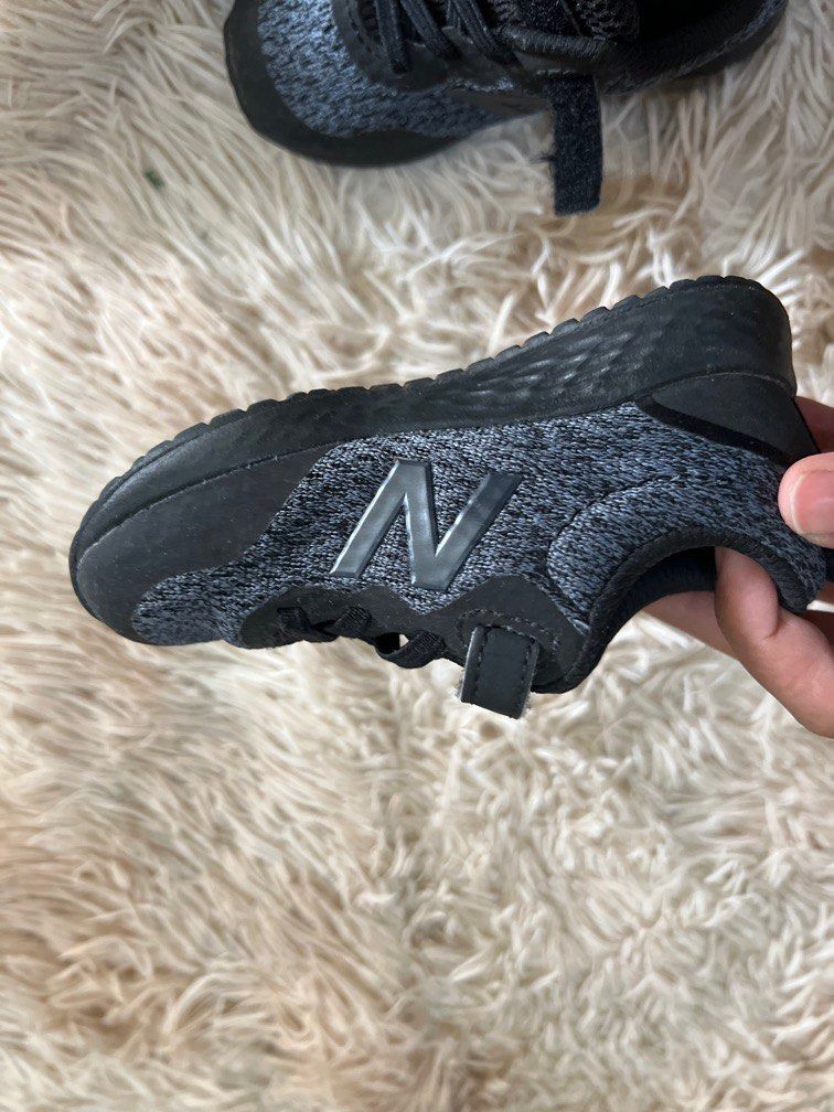 Sepatu nb anak hitam ori, Bayi & Anak, Baju Anak Laki-laki, 1 hingga 3 ...