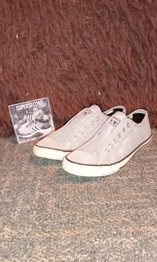 SEPATU SNEAKERS NEW LOOK ORIGINAL, Fesyen Pria, Sepatu , Sneakers di ...