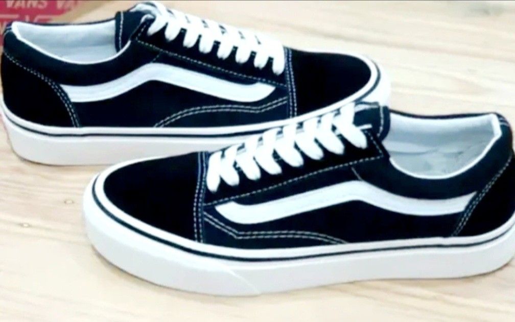 SEPATU SNEAKERSSS VANSS OLD SCHOOL PRIA on Carousell
