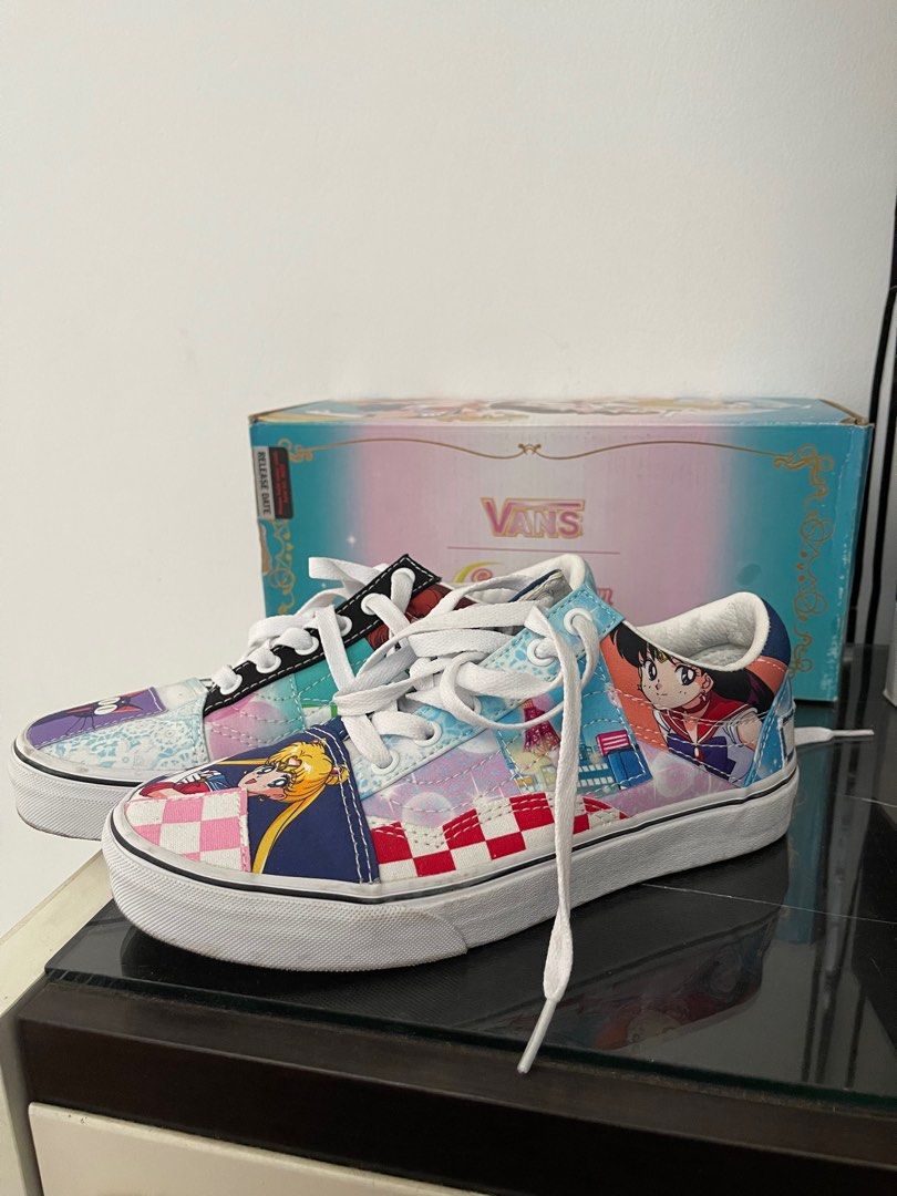 sepatu Vanz X Sailor Moon, Fesyen Pria, Sepatu , Sneakers di Carousell