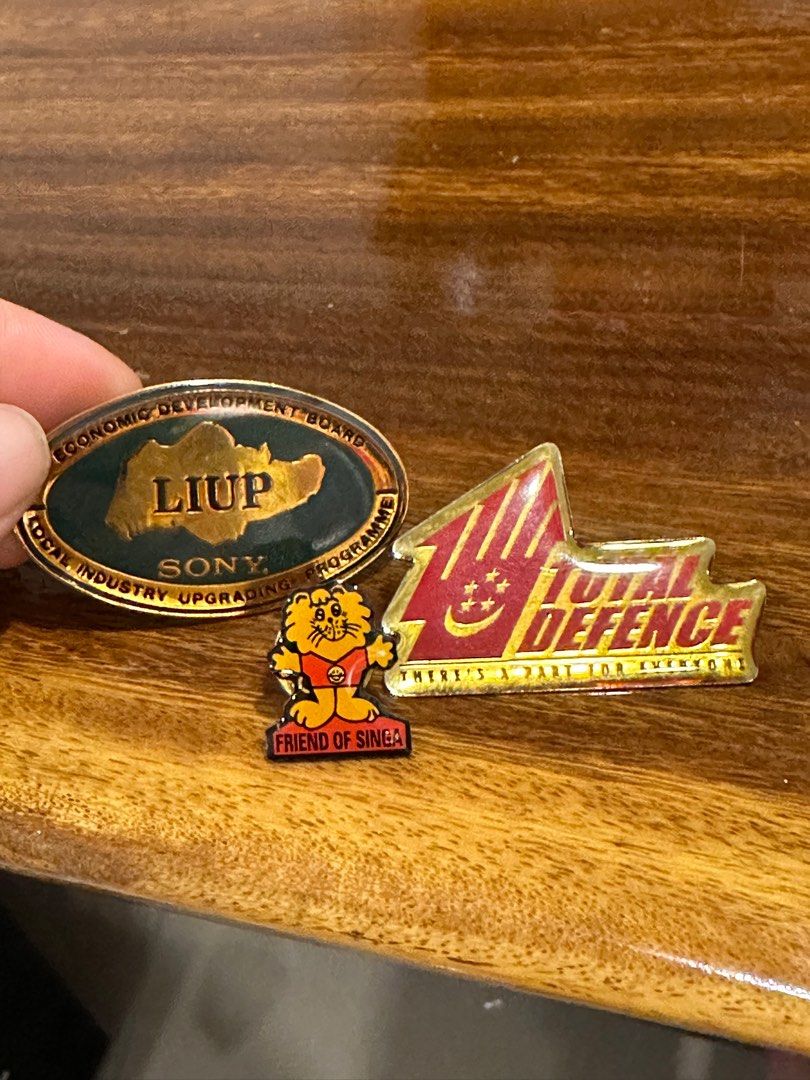 Singapore badges, Hobbies & Toys, Memorabilia & Collectibles, Vintage ...