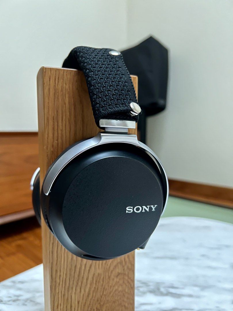Sony MDR-Z7 headphones, Audio, Headphones & Headsets on Carousell