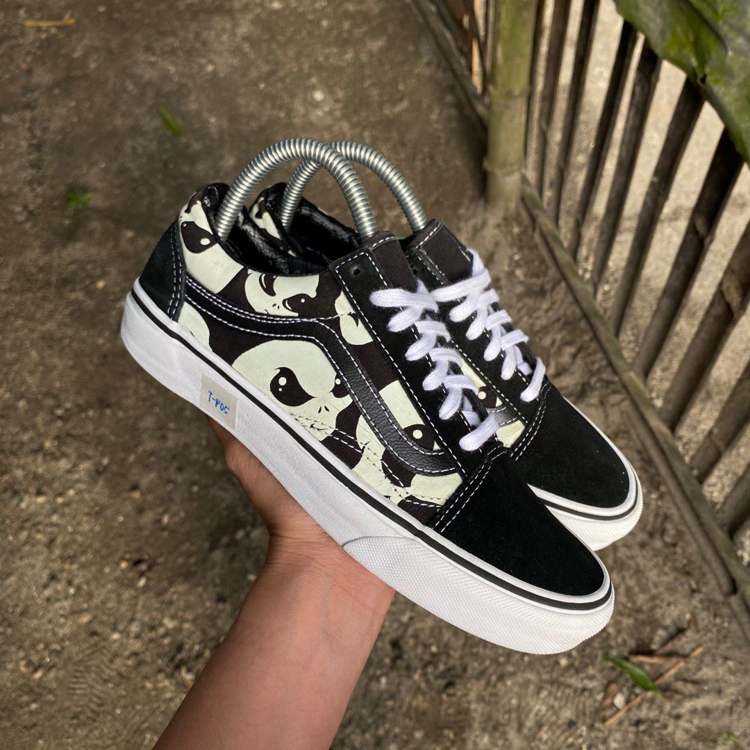 VANS OLD SKOOL X GLOW IN THE DARK PRINT on Carousell