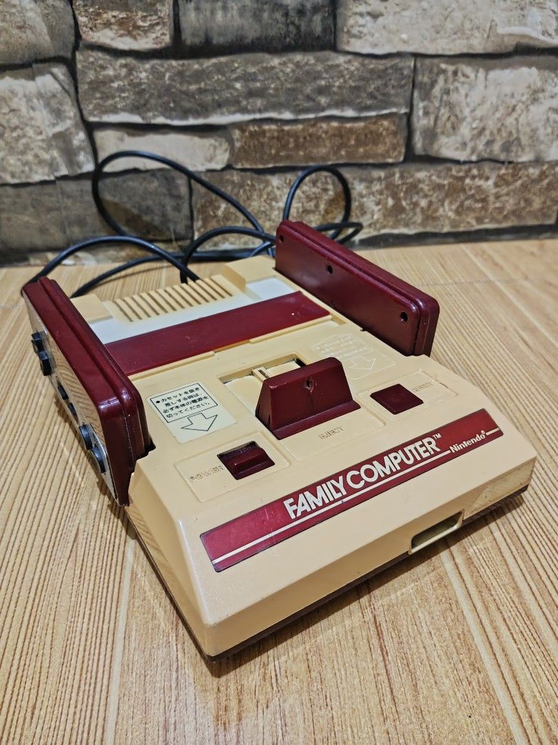 Vintage 1983 Retro Nintendo Family Computer hvc-001 | Made in japan on ...