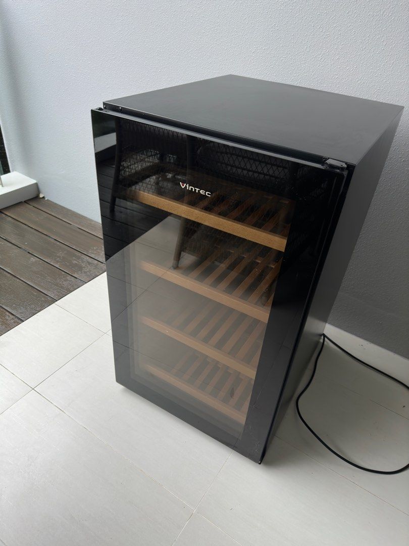 Vintec wine chiller v30sgm, TV & Home Appliances, Kitchen Appliances ...