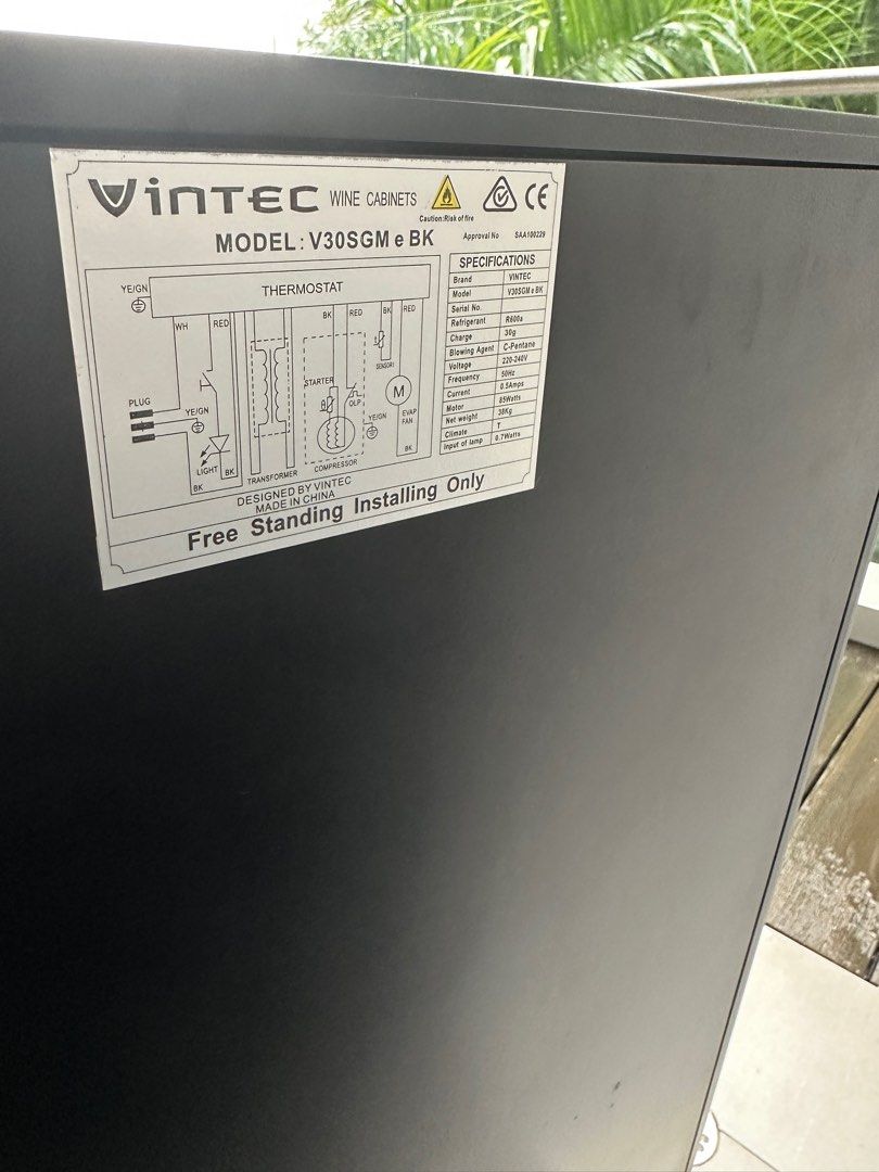 Vintec wine chiller v30sgm, TV & Home Appliances, Kitchen Appliances ...
