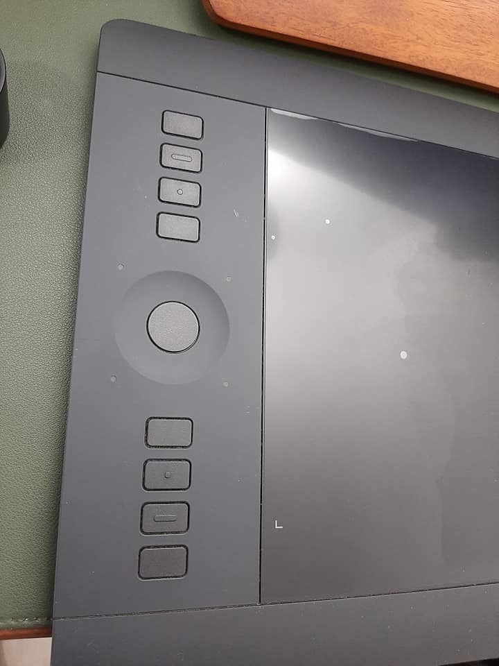 Wacom Intuos Pro Medium with Wireless Kit. on Carousell