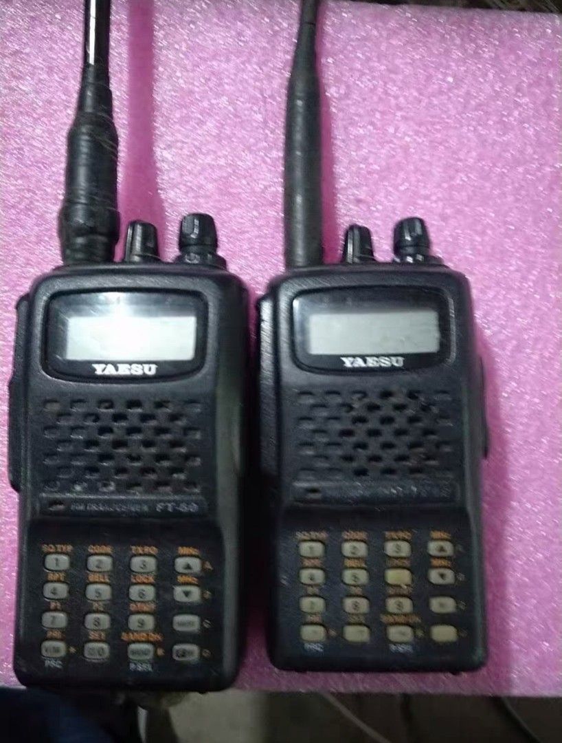Yaesu FT-60R VHF/UHF Walkie-talkie 144/430 MHz 5-Watt FM Hand-held (108-520MHz / 700-999.99MHz ...