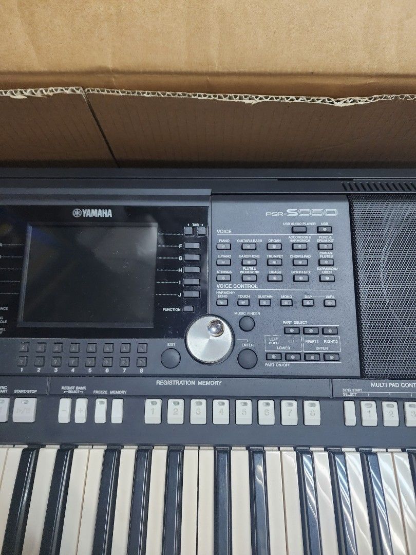 Yamaha PSR S950 Keyboard, Hobbies & Toys, Music & Media, Musical ...