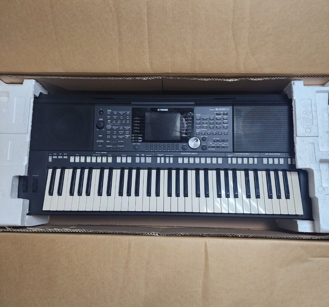 Yamaha PSR S950 Keyboard, Hobbies & Toys, Music & Media, Musical ...