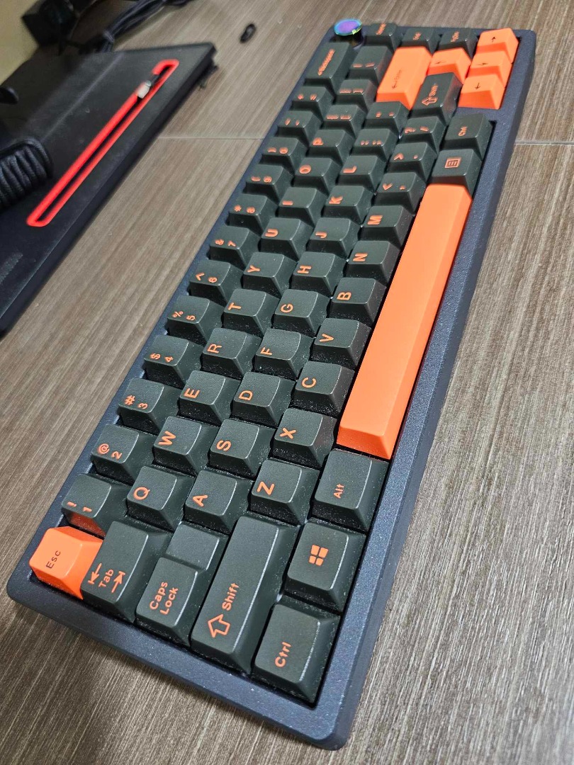 Zoom65 EE WIRELESS (Barebones) Mechanical Keyboard on Carousell