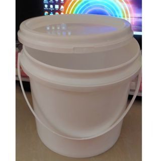 4 Liter Empty container, balde, bucket, pail on Carousell