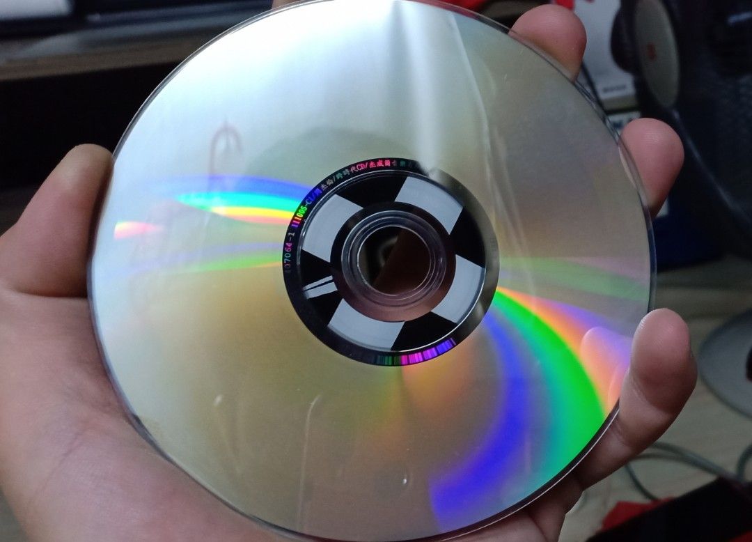 周杰伦 JAY CHOU 跨时代2010 珍藏纸盒版CD+DVD 台版+预购十周年纪念徽章, Hobbies & Toys, Music ...