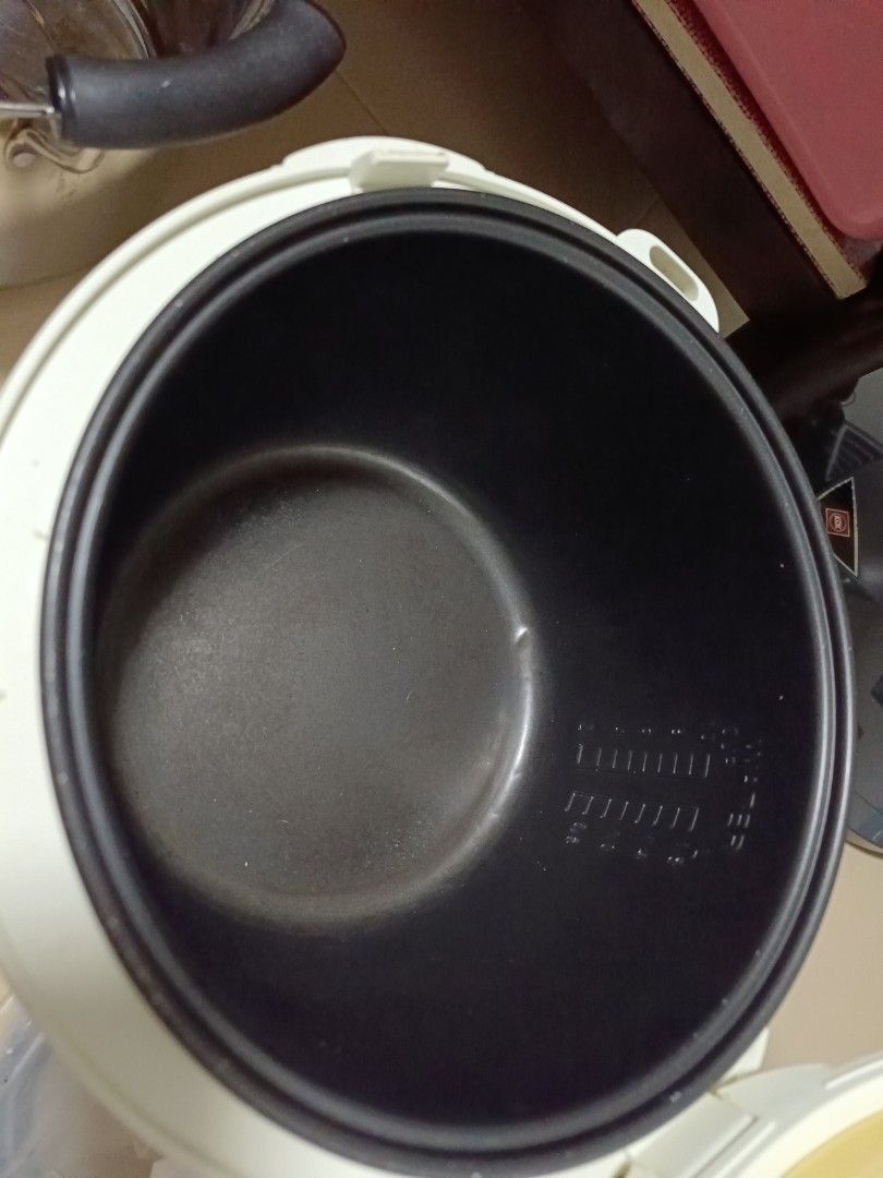 Aerogaz rice cooker and big pot, TV & Home Appliances, Kitchen ...