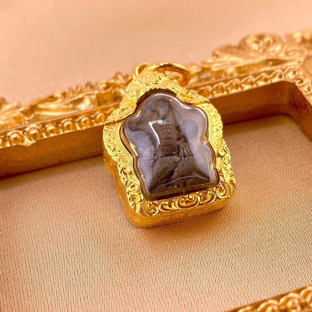 Arjan Adirek Lor Bolan Pim Yai Pikanet Elephant with thick 90% gold ...