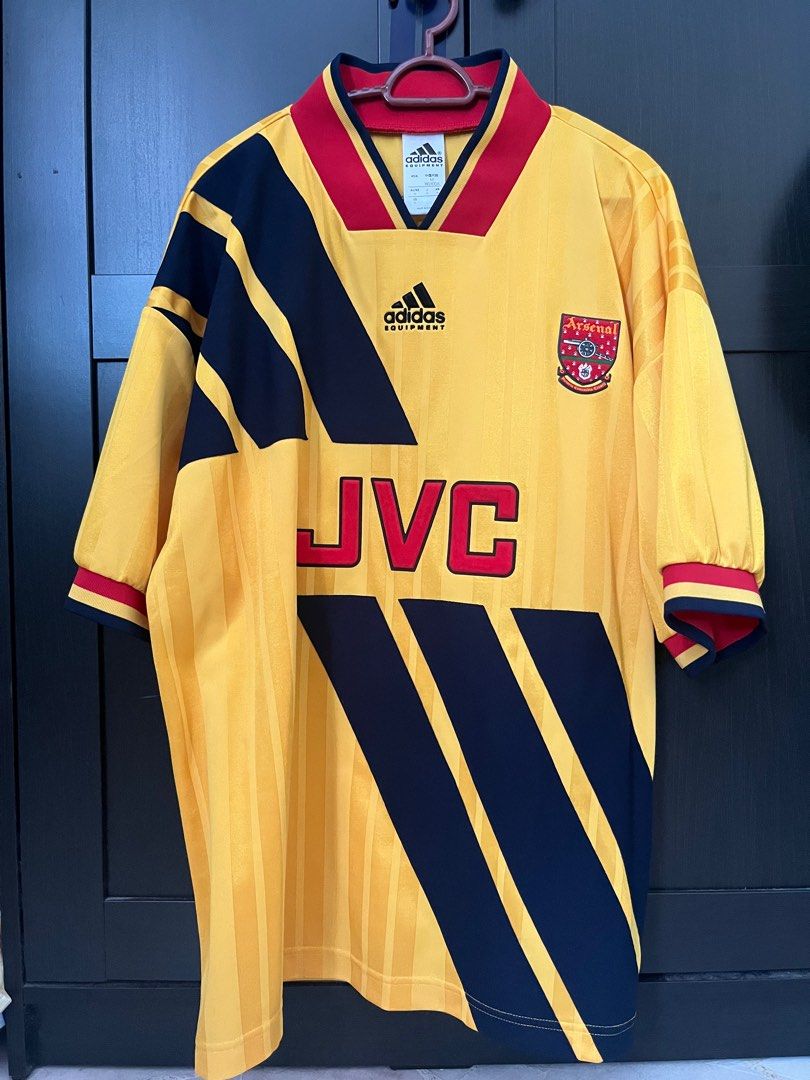 Arsenal Retro JVC, Men's Fashion, Tops & Sets, Tshirts & Polo Shirts on ...