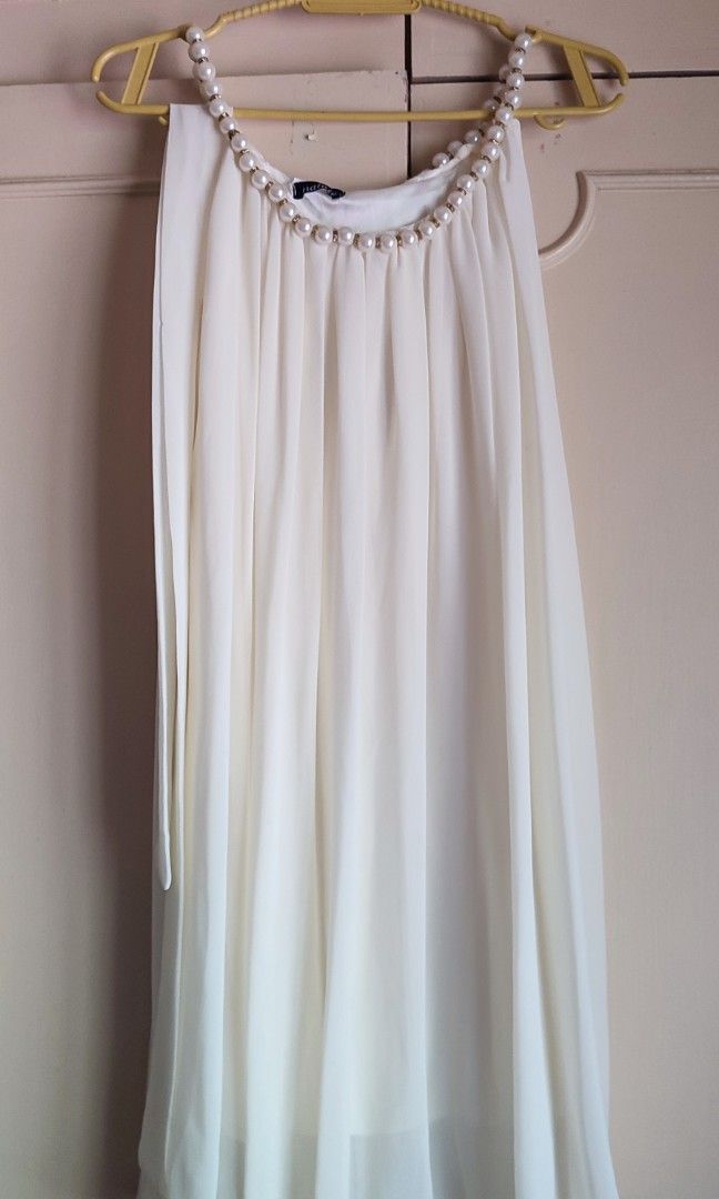 Beaded White Dress, Women's Fashion, Dresses & Sets, Dresses on Carousell