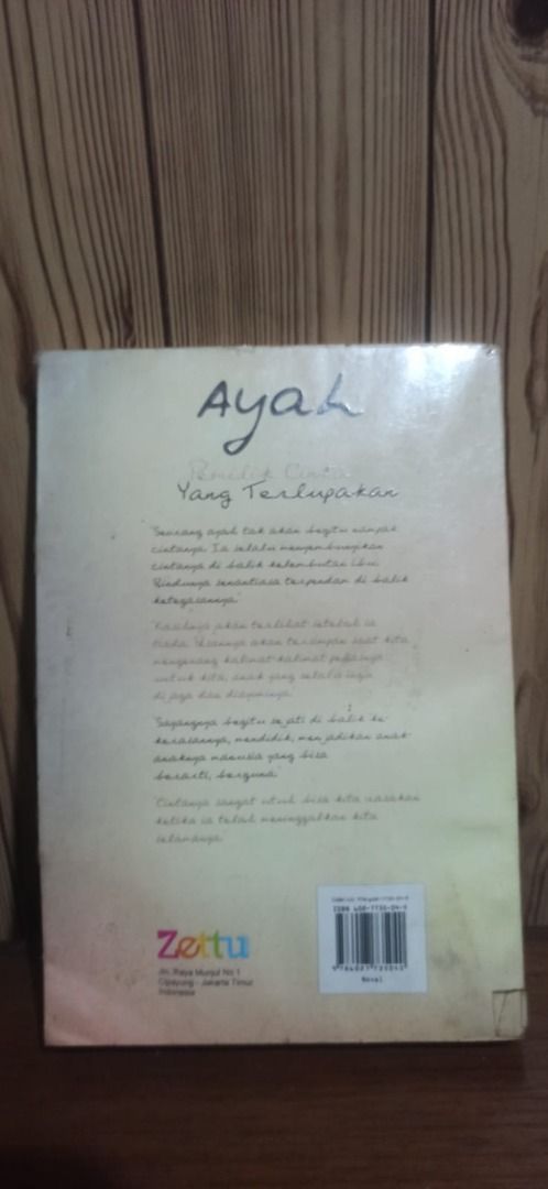 Buku Novel Ayah Pemilik Cinta yang Terlupakan on Carousell Buku Novel Ayah Pemilik Cinta yang Terlupakan on Carousell