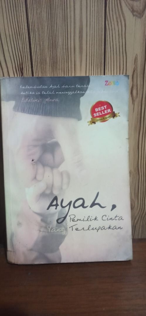Buku Novel Ayah Pemilik Cinta yang Terlupakan on Carousell Buku Novel Ayah Pemilik Cinta yang Terlupakan on Carousell