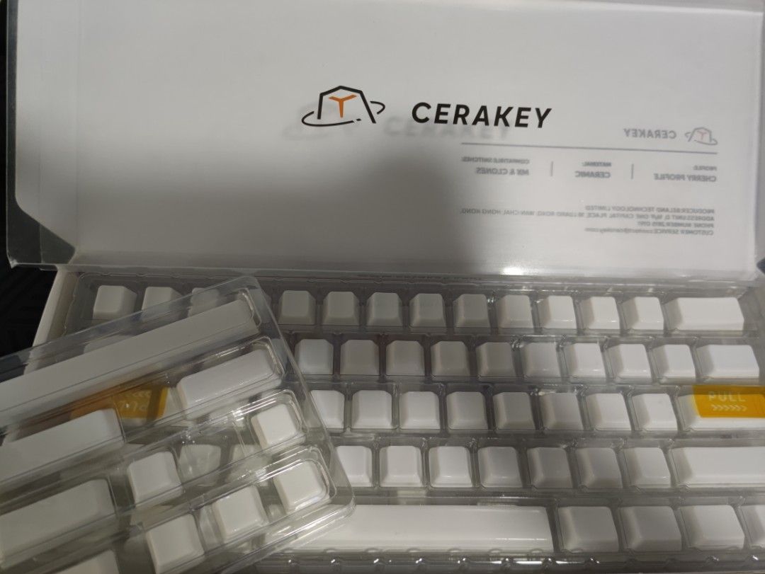 Cerakey Ceramic keycaps black/white, Computers & Tech, Parts ...