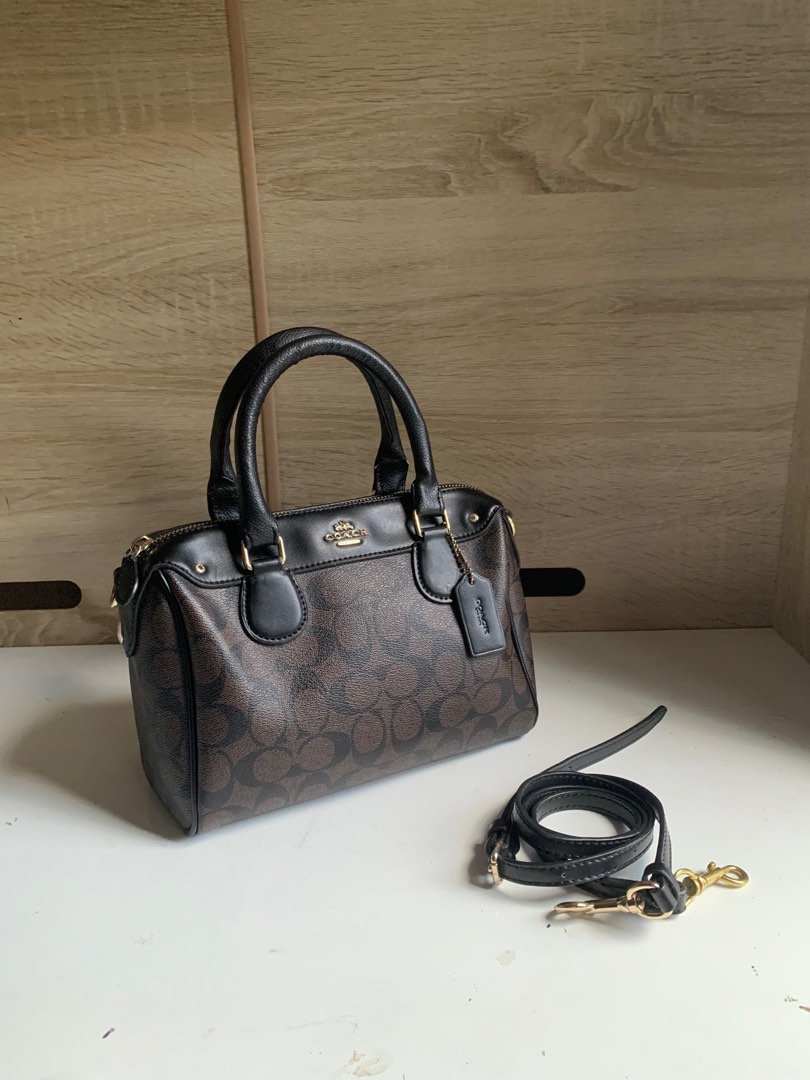 Coach bennet signature, Fesyen Wanita, Tas & Dompet di Carousell