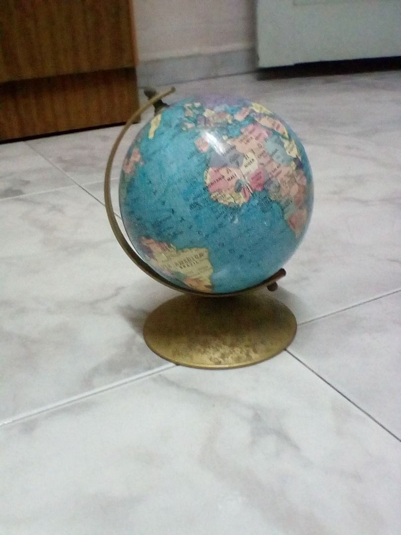 Free small world globe map rotating on stand, Hobbies & Toys ...