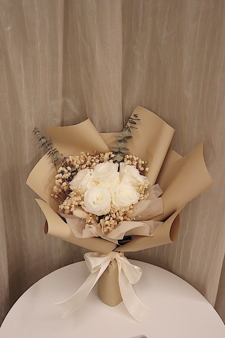 GRADUATION ROSE BOUQUET, Hobbies & Toys, Stationery & Craft, Flowers ...