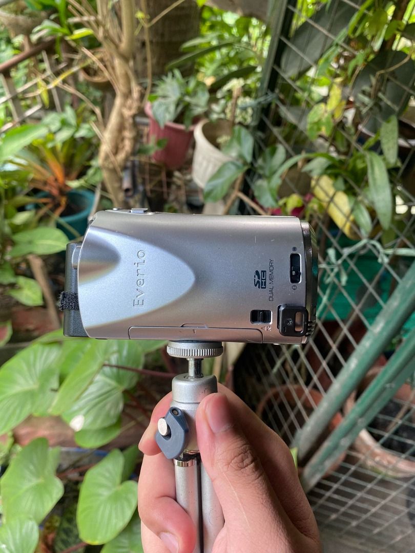 GZ-MS237-S VICTOR HANDYCAM/CAMCORDER, Photography, Cameras on Carousell