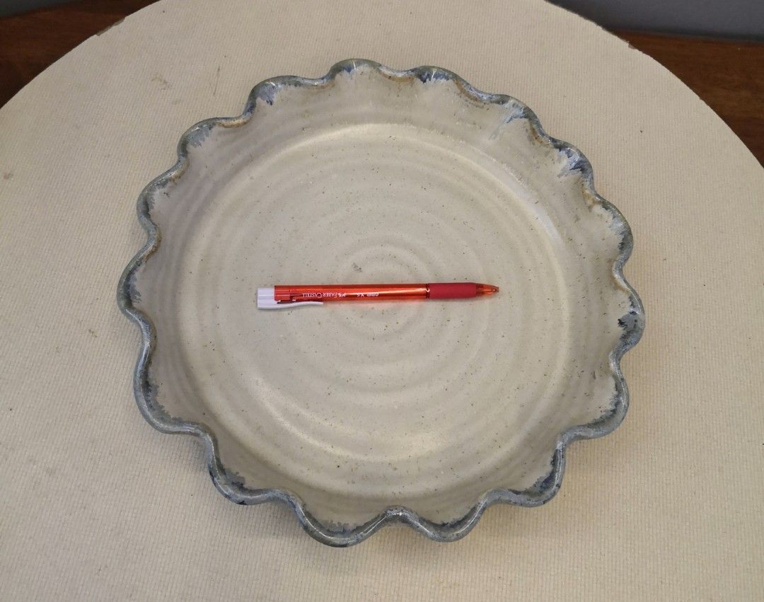 Hode pottery wavy edge pie dish, Furniture & Home Living, Kitchenware ...