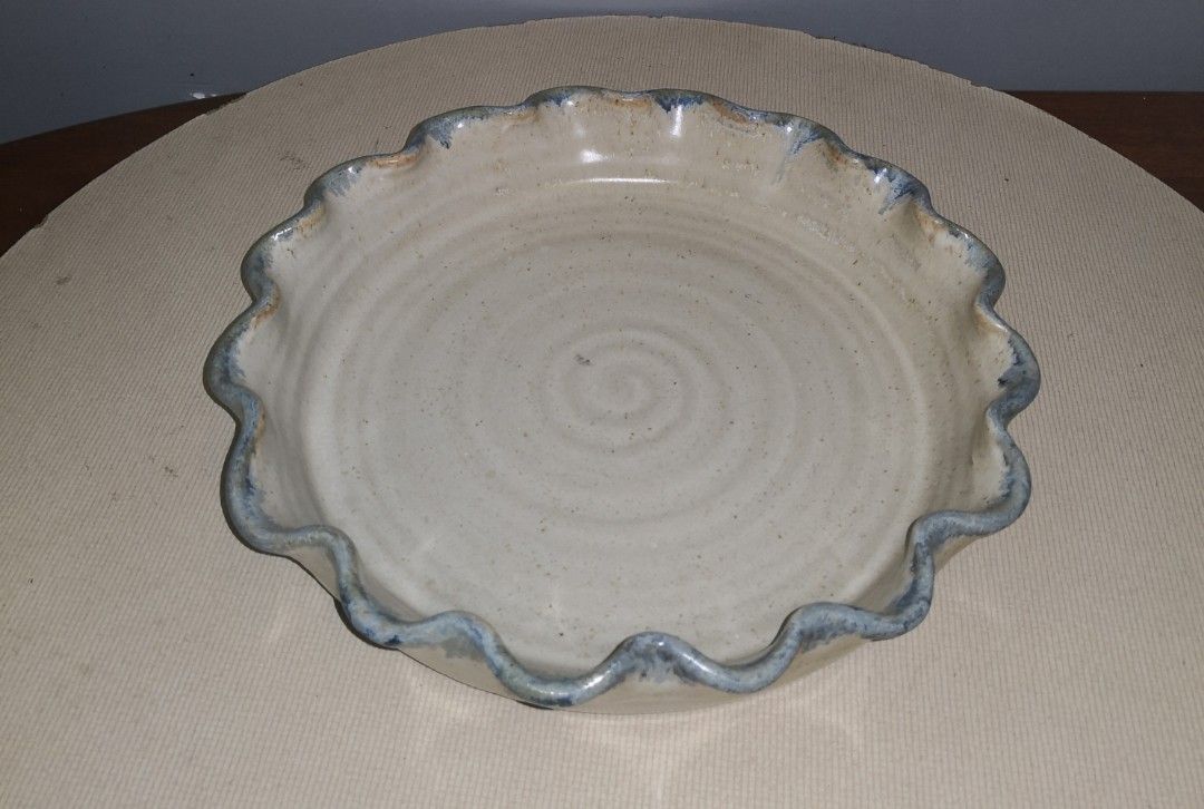 Hode pottery wavy edge pie dish, Furniture & Home Living, Kitchenware ...