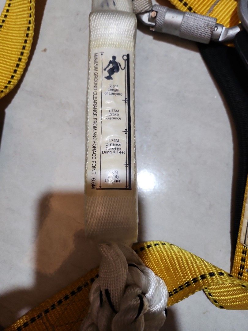 HONEYWELL MILLER FULL BODY HARNESS (MODEL MB9000) C/W ENERGY ABSORBING ...