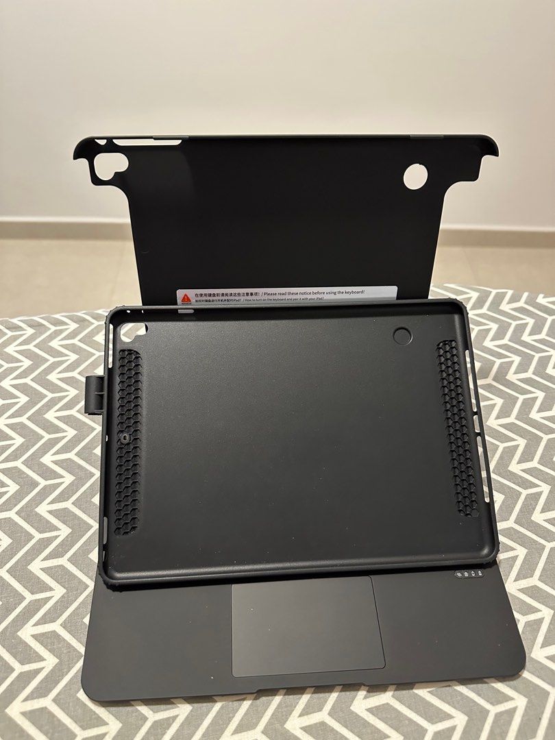 iPad 9.7 inch keyboard with touchpad, Computers & Tech, Parts ...