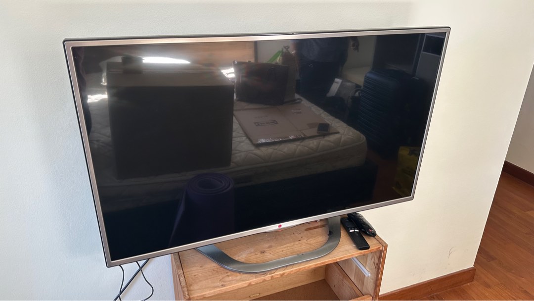 LG 42LA623T 42 inch smart TV, TV & Home Appliances, TV & Entertainment ...