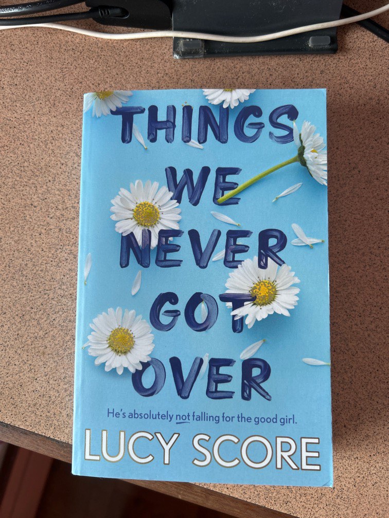 [Like New] Things We Never Got Over by Lucy Score, Hobbies & Toys ...