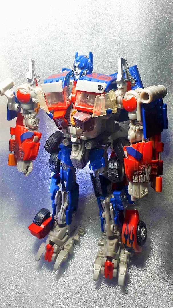 Loose OPTIMUS PRIME Leader Class Hasbro Autobot Transformers on Carousell