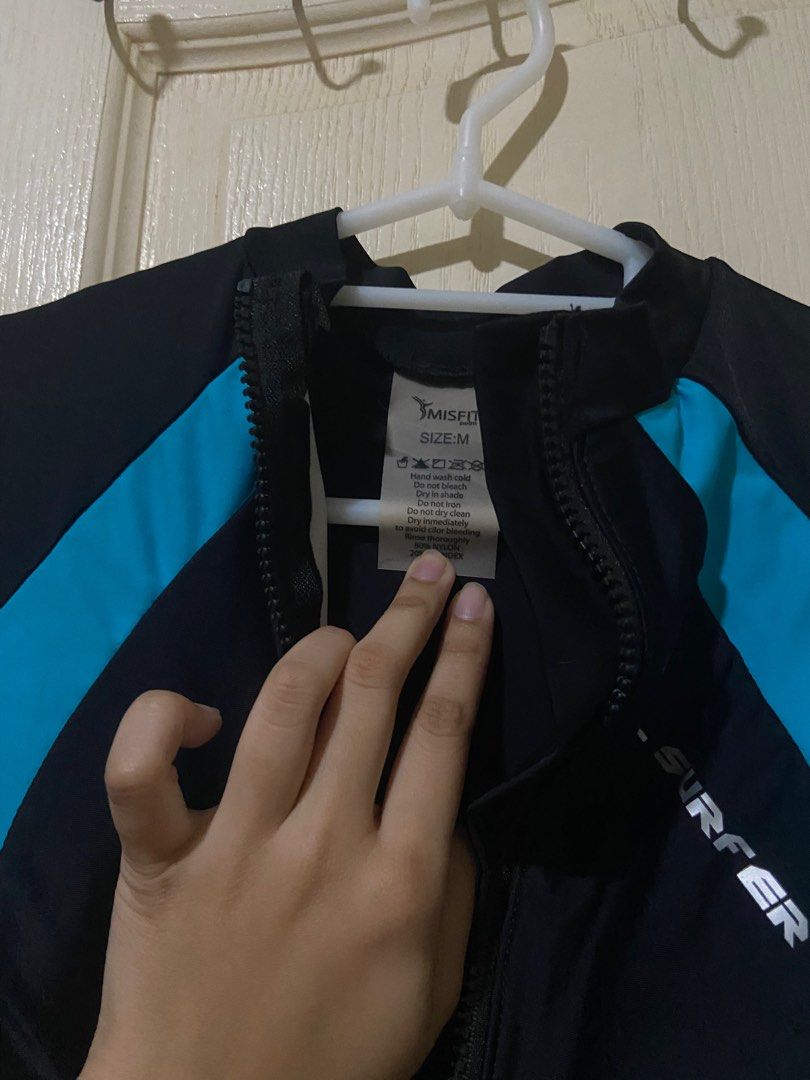 Misfit Rash Guard Surfer Suit Zip Up on Carousell