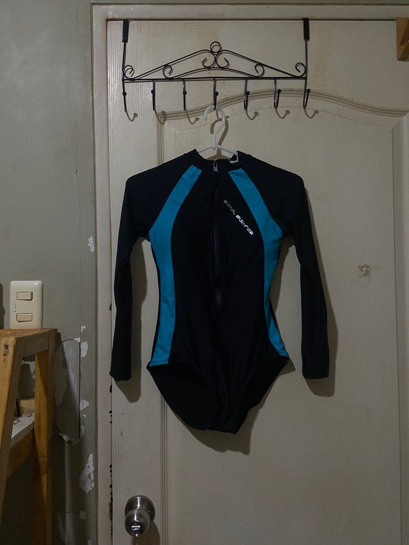 Misfit Rash Guard Surfer Suit Zip Up on Carousell