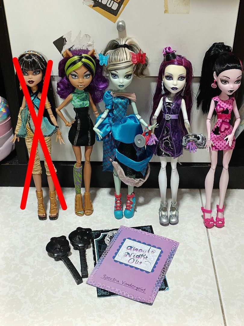 (PRICE REDUCED) Monster High Doll Lot, Cleo, Clawdeen, Draculaura ...