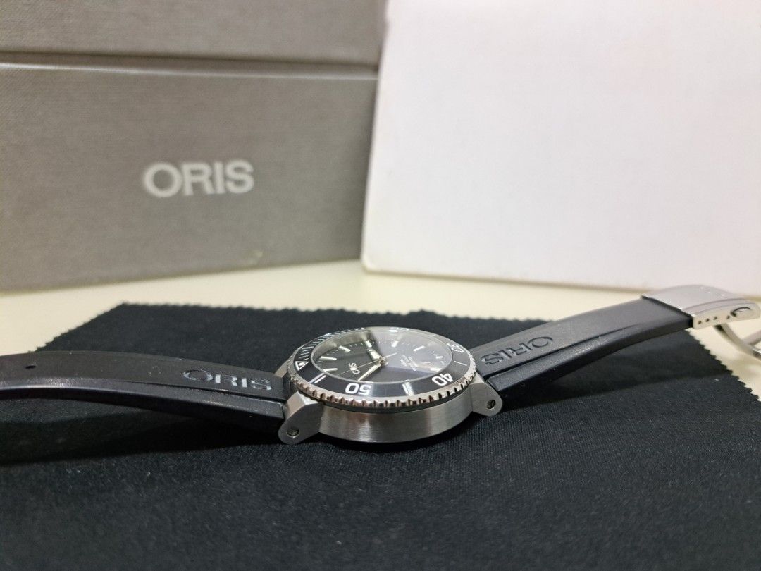 Oris Aquis, Luxury, Watches on Carousell